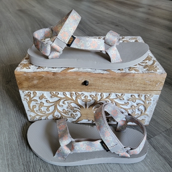 Teva | Shoes | Teva Original Universal Wildflower Sandal | Poshmark